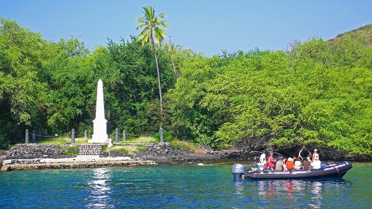 Snorkeling Captain Cook Monument - By Hike, Kayak, Boat Tour