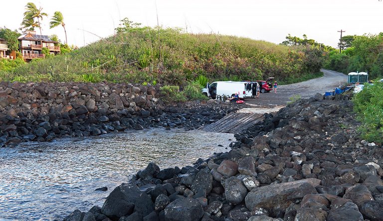 Snorkeling Koloa Landing - Large Coral Heads, Rare For Kauai